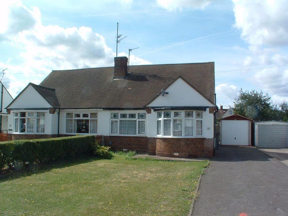 Heathfield Road, Hitchin, SG5 3 bed chalet to rent - £1,595 pcm (£368 pw)