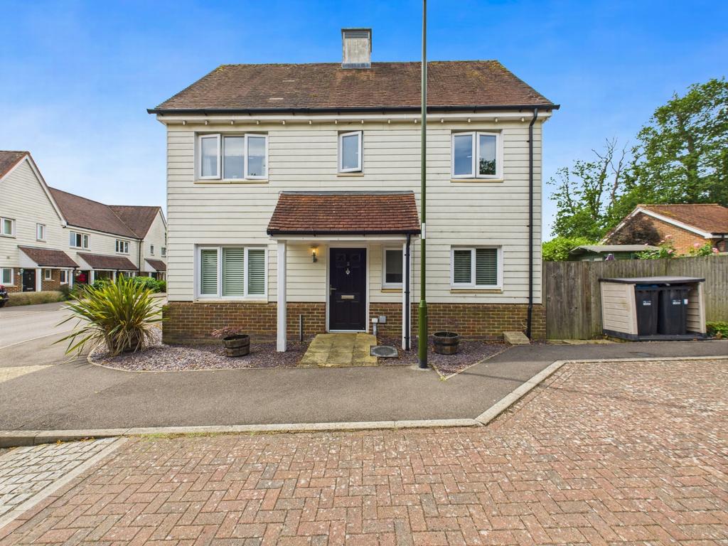 Bowden Way, Haywards Heath, RH16 3 bed house for sale - £575,000