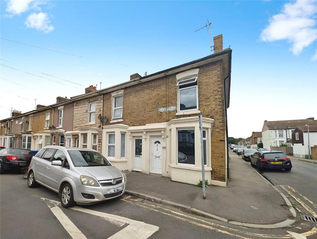 Berridge Road, Kent ME12 3 bed end of terrace house for sale - £179,500
