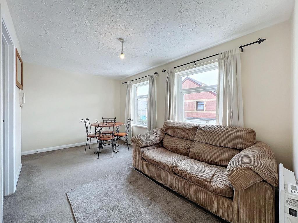Treherbert Street, Cathays, Cardiff 1 bed apartment to rent - £900 pcm ...