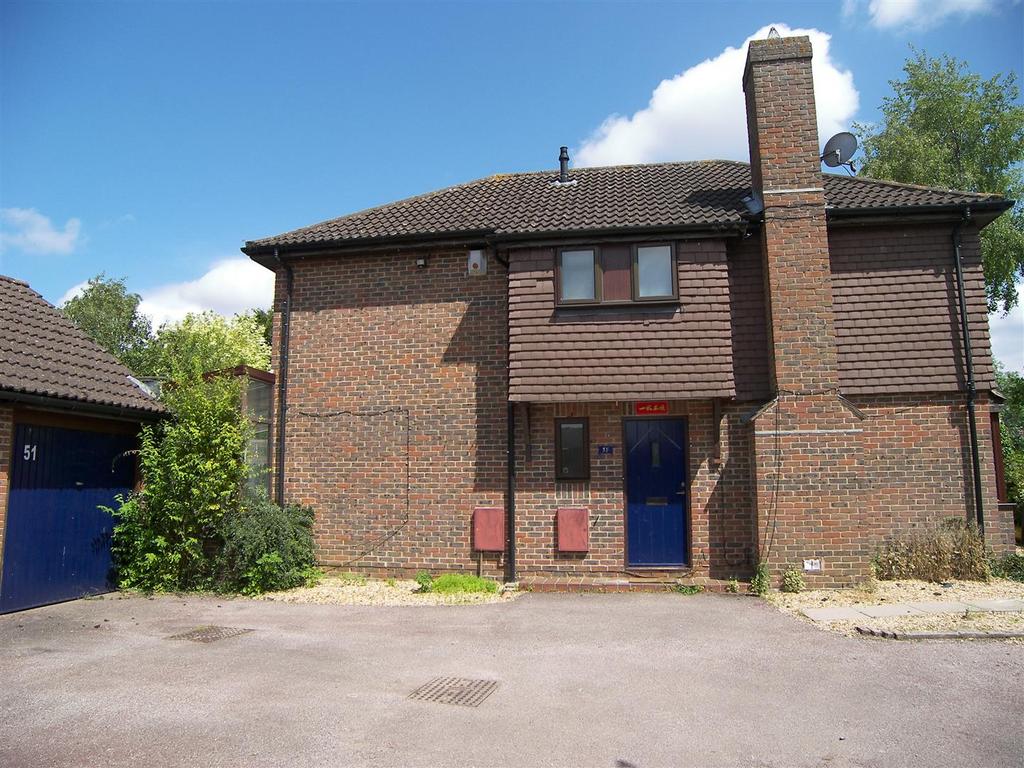 Alexander Close, Abingdon 4 bed detached house - £1,895 pcm (£437 pw)