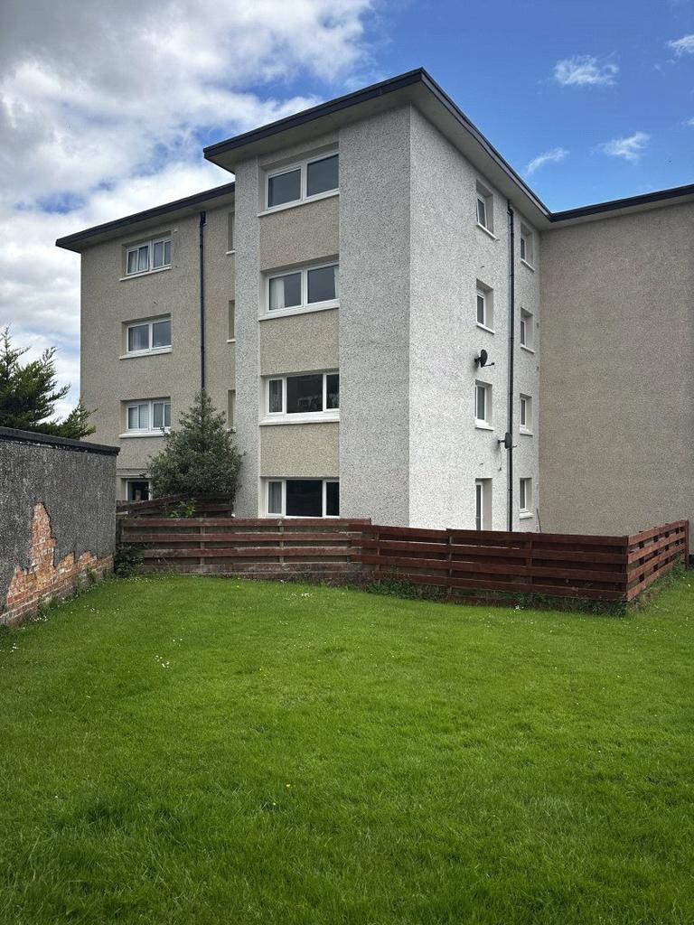 Gillbrae, Dumfries, DG1 2 bed maisonette - £625 pcm (£144 pw)