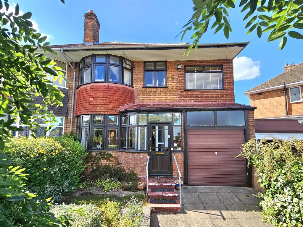 Hanson Grove, Solihull 3 bed semi-detached house for sale - £325,000