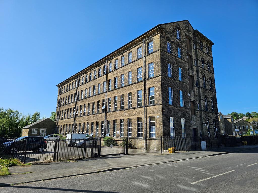 116 Balme Road, West Yorkshire, BD19 4DJ 1 bed flat - £35,000