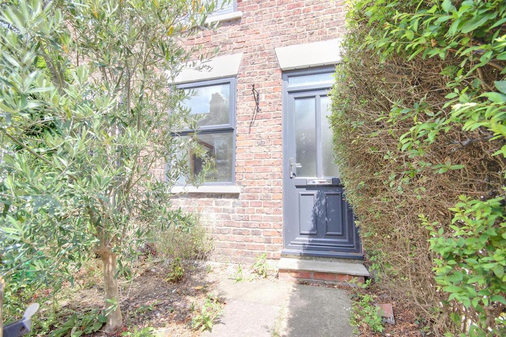 Mill Lane, Beverley 2 bed terraced house for sale - £155,000