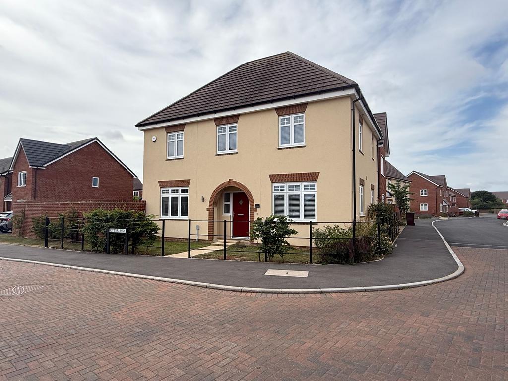 Little Elms, Dursley GL11 4 bed detached house - £1,500 pcm (£346 pw)