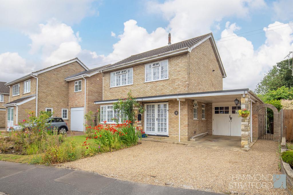 Meadow Close, Hethersett 3 bed detached house - £325,000