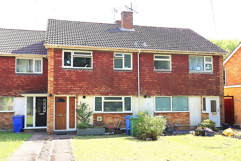 Ively Road, Farnborough GU14 3 bed terraced house - £385,000