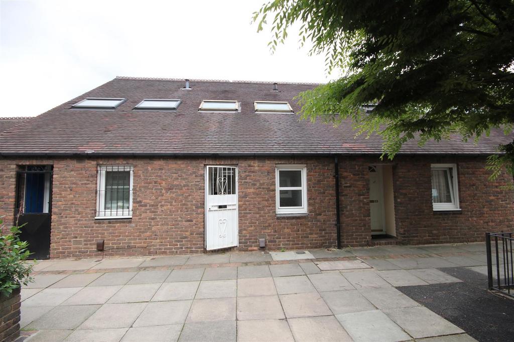 Hazel Way, London SE1 1 bed terraced house - £1,700 pcm (£392 pw)