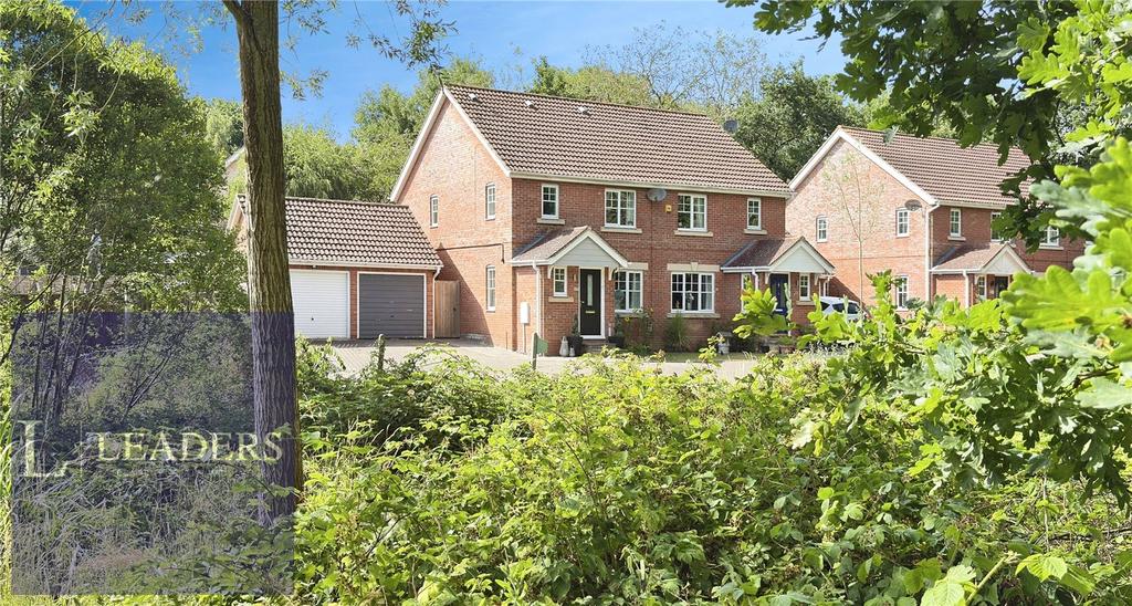 Pear Tree Close, Halstead, Essex 3 bed semi-detached house for sale - £350,000