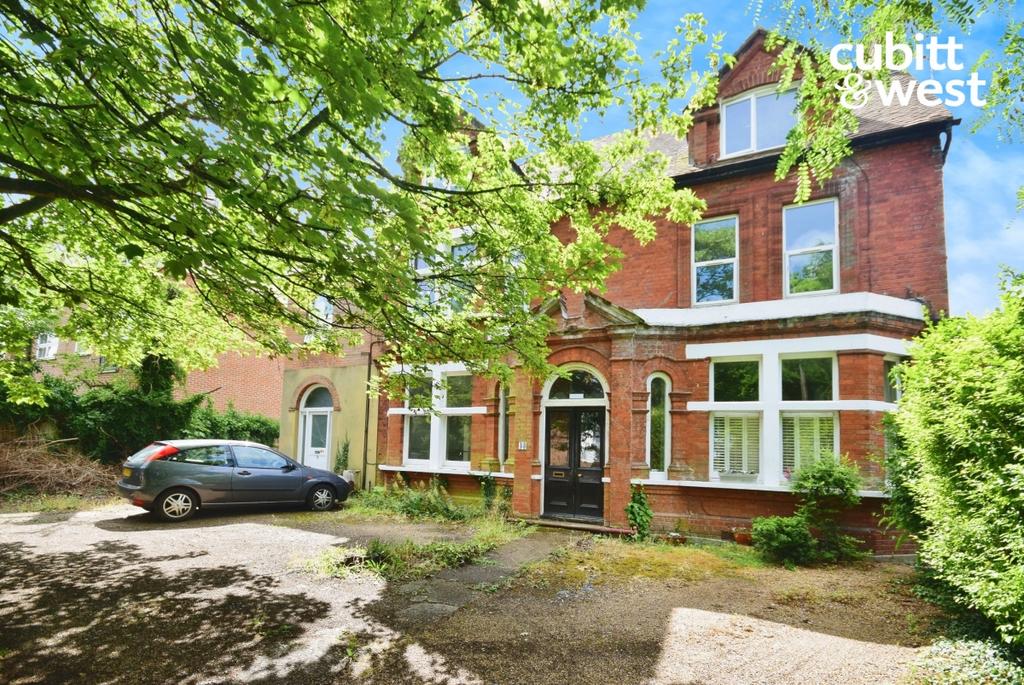 Eaton Road Sutton SM2 2 bed apartment - £1,700 pcm (£392 pw)