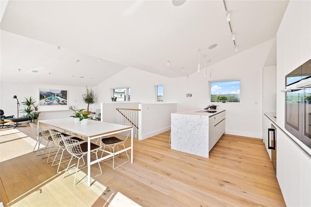 Roedean Road, Brighton, East Sussex, BN2 4 bed semi-detached house - £ ...