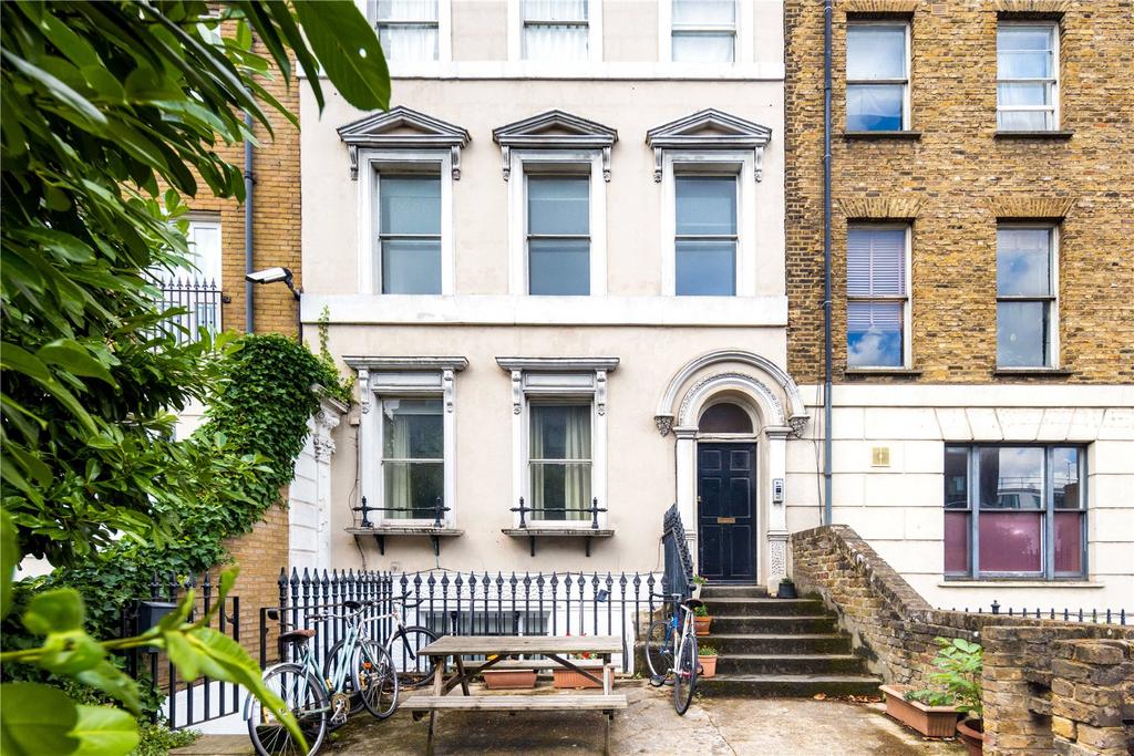 Hackney Road, Bethnal Green, London, E2 2 bed terraced house - £2,700 ...