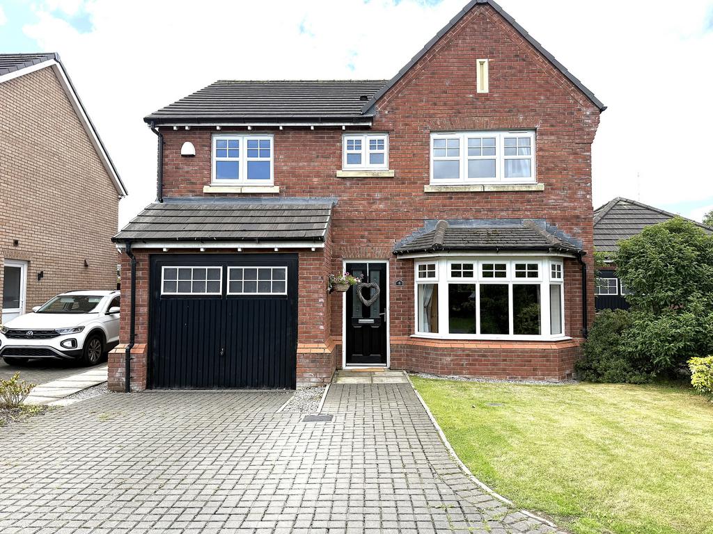 Meadow Drive, Inskip PR4 4 bed detached house for sale - £385,000