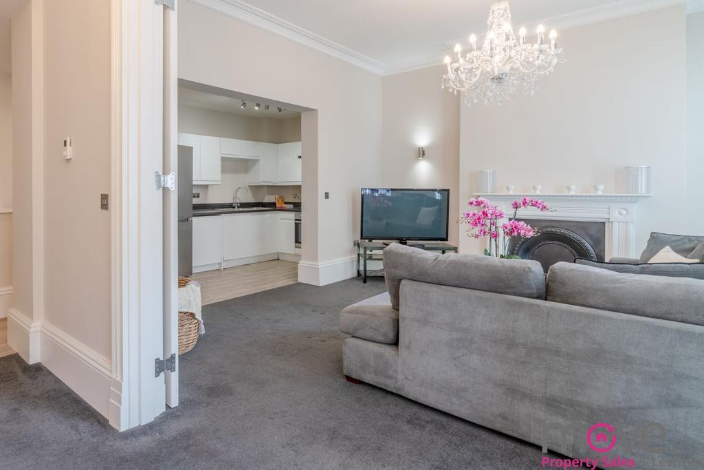 Clarence Parade, Cheltenham GL50 3 bed terraced house - £1,500 pcm (£ ...