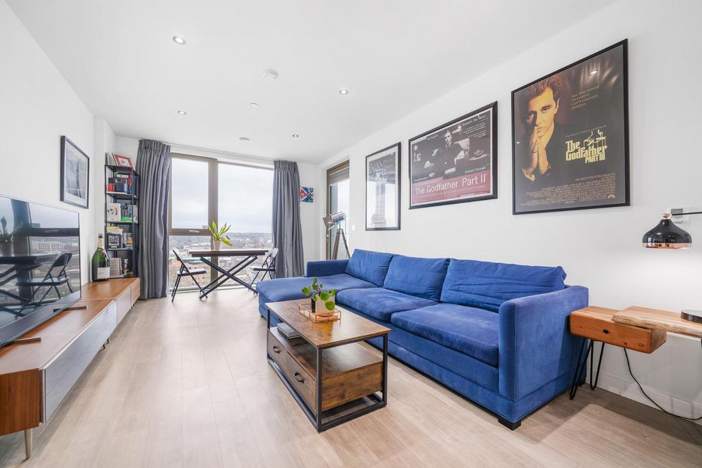 Stockwell Road, London SW9 1 bed flat - £470,000