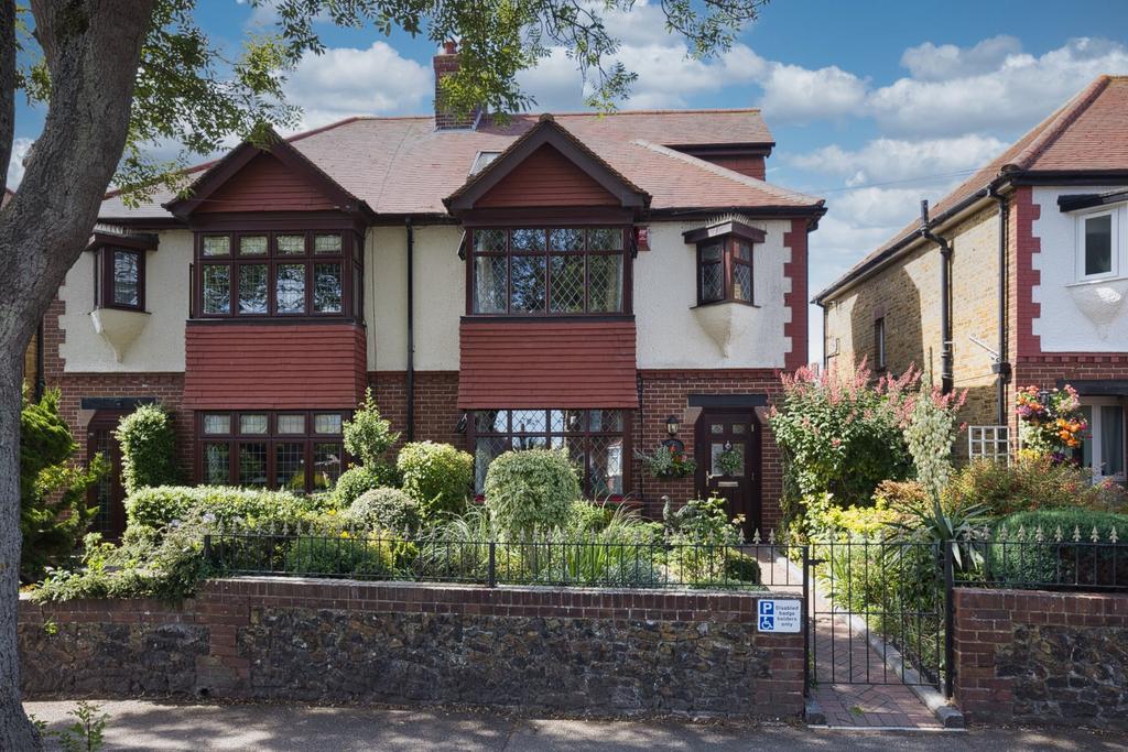 Station Approach Road, Ramsgate, CT11 4 bed semi-detached house for ...