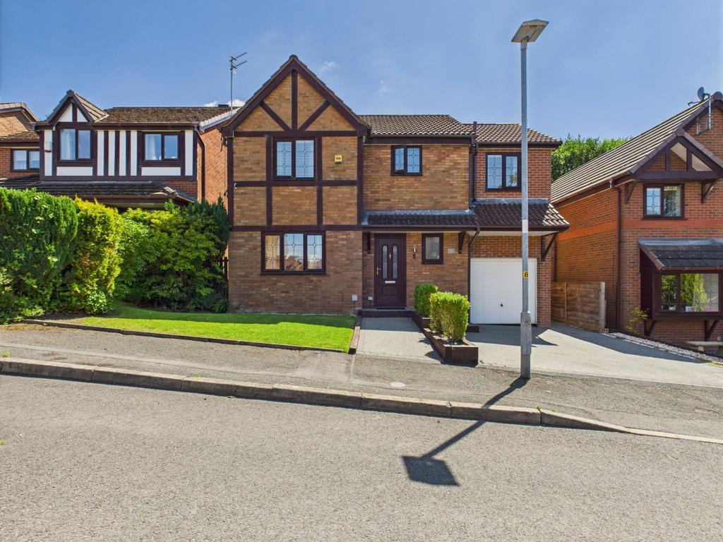 Firethorn Drive, Hyde, SK14 3SN 4 bed detached house - £435,000