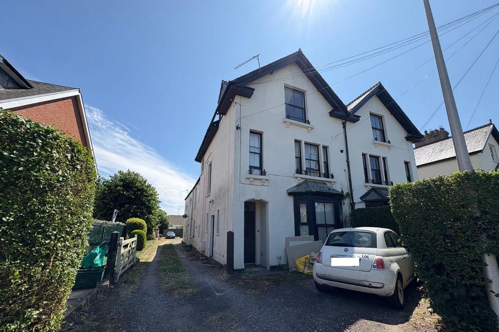 Enborne Road, Newbury, Berkshire 2 bed apartment for sale - £100,000