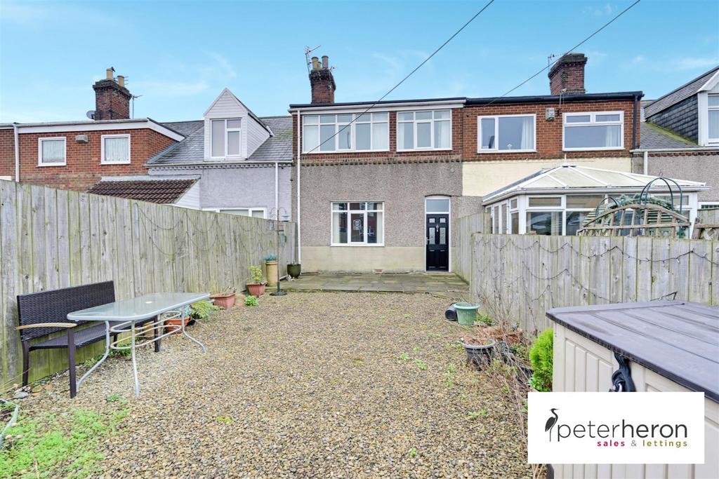 Silksworth Terrace, Silksworth... 3 bed terraced house - £675 pcm (£156 pw)