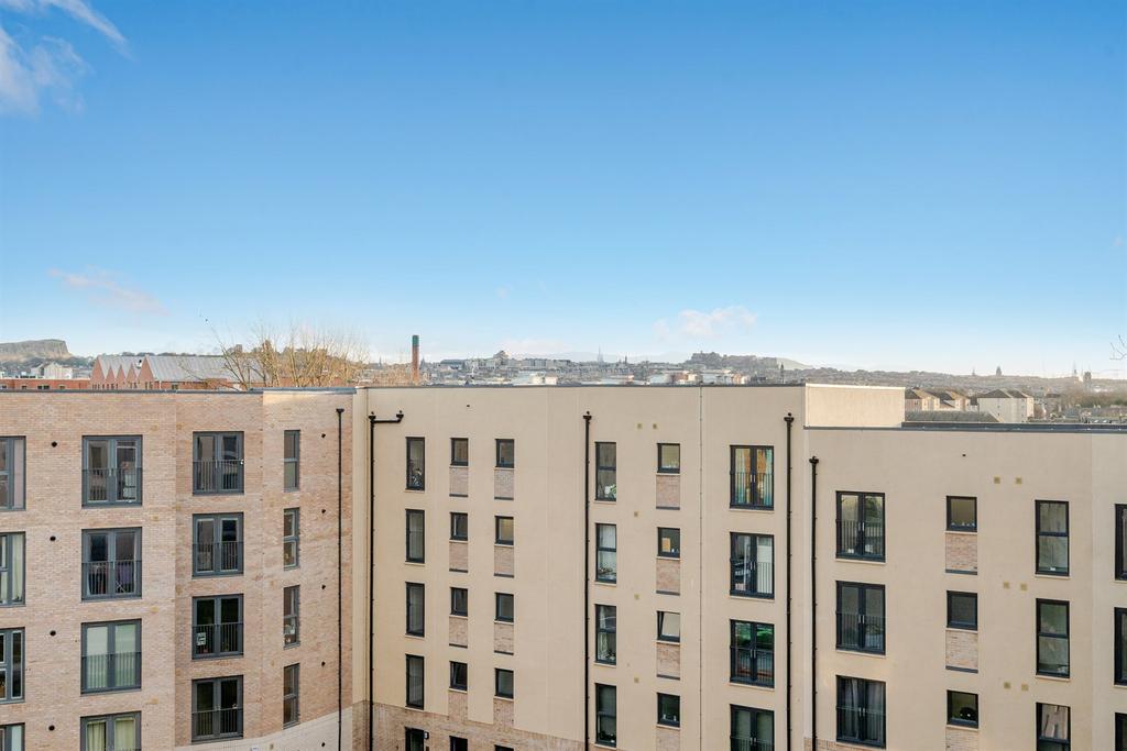 Edinburgh EH6 2 bed flat to rent - £1,500 pcm (£346 pw)