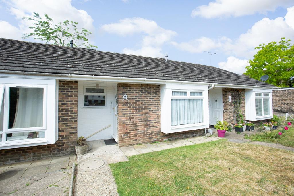 Foxdown Close, Canterbury, Kent, CT2 2 bed bungalow for sale - £300,000