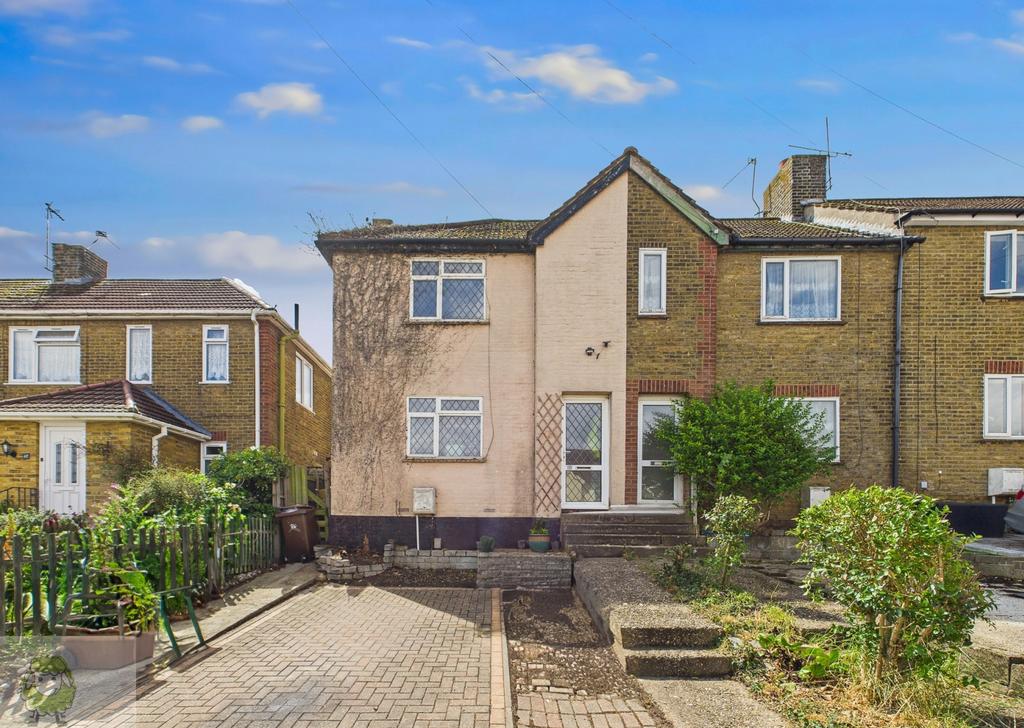 Beech Road, Strood, Rochester, ME2 2LR 3 bed end of terrace house - £ ...