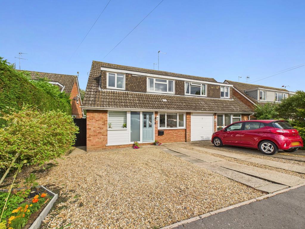 St. Marys Close, Thorney, PE6 3 bed semi-detached house - £250,000