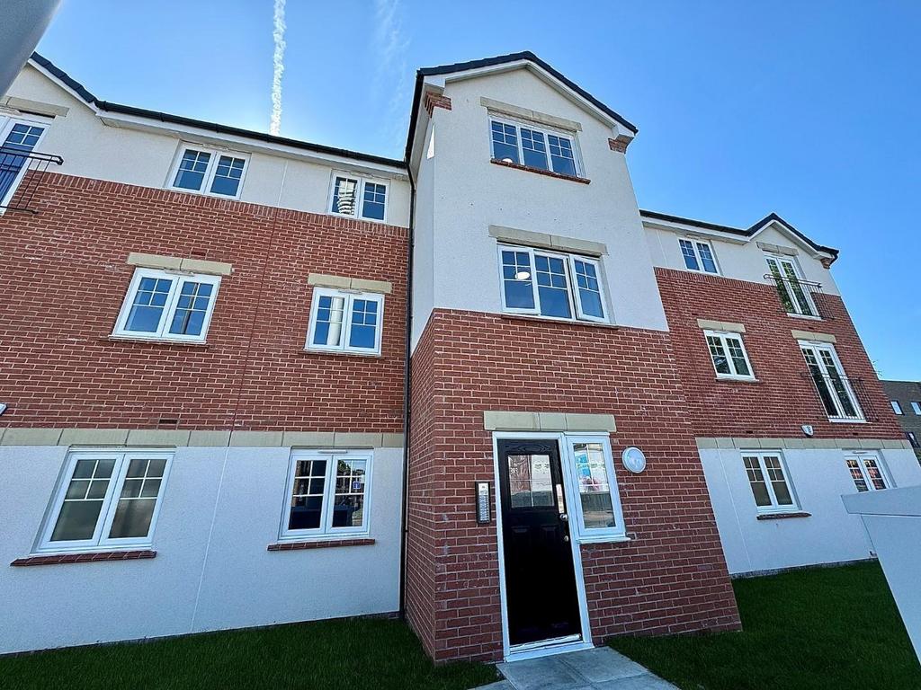Townsend Lane, Anfield, Liverpool 2 bed apartment - £895 pcm (£207 pw)