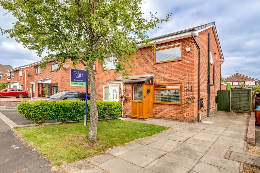 Allscott Way, Wigan WN4 2 bed semi-detached house - £190,000