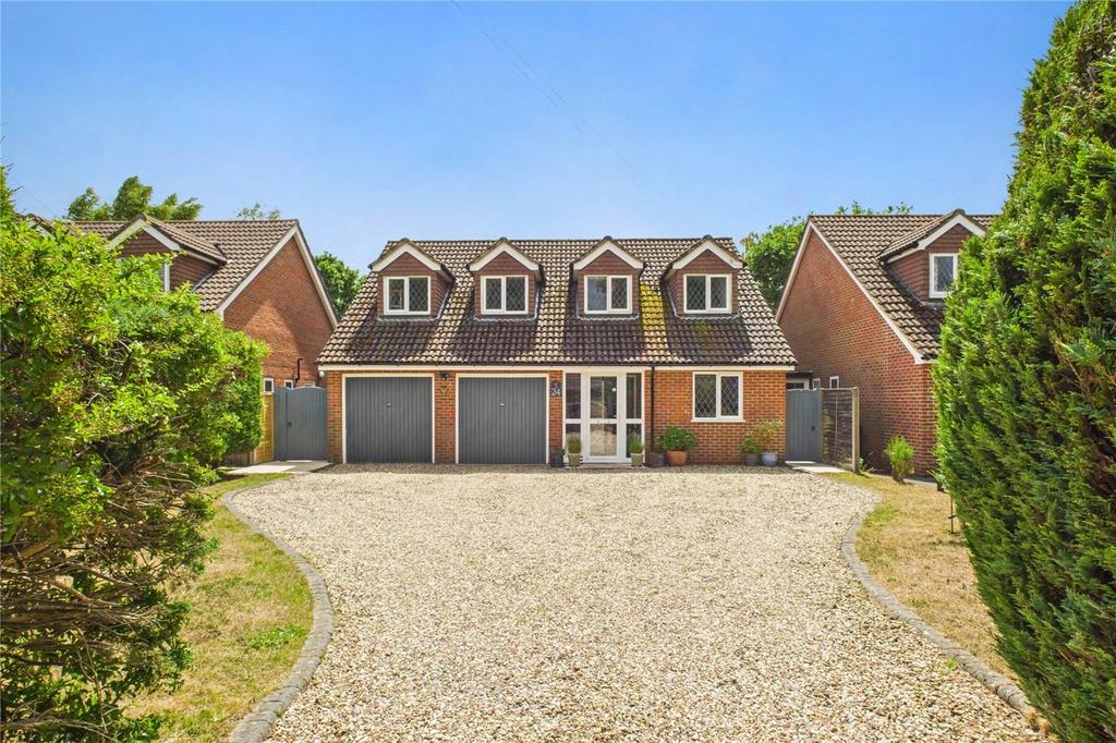 Pelican Road, Pamber Heath, Tadley... 4 bed detached house for sale - £ ...