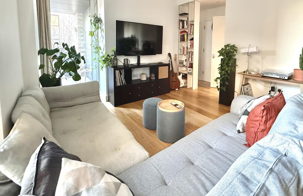 at New Tannery Way, Southwark, London... 1 bed apartment - £560,000