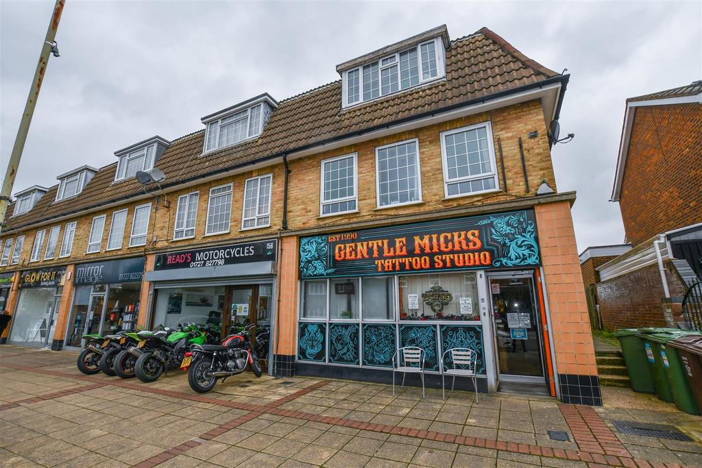 High Street, London Colney, St. Albans 3 bed maisonette to rent - £ ...