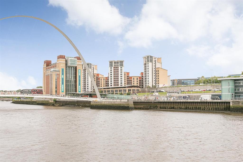 Baltic Quay, Mill Road, Gateshead 2 bed flat to rent - £1,500 pcm (£346 pw)