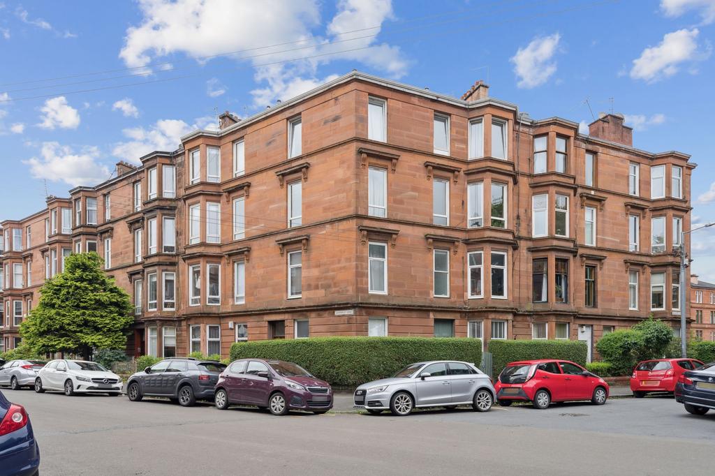8 Waverley Gardens, Flat 2/2... 2 bed flat - £189,000