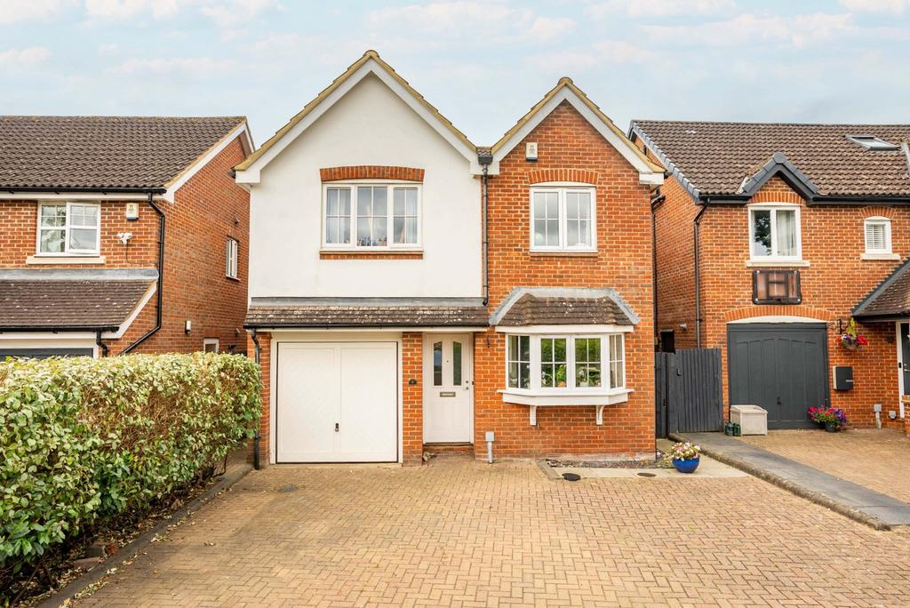 Puddingstone Drive, St. Albans AL4 4 bed detached house for sale - £800,000