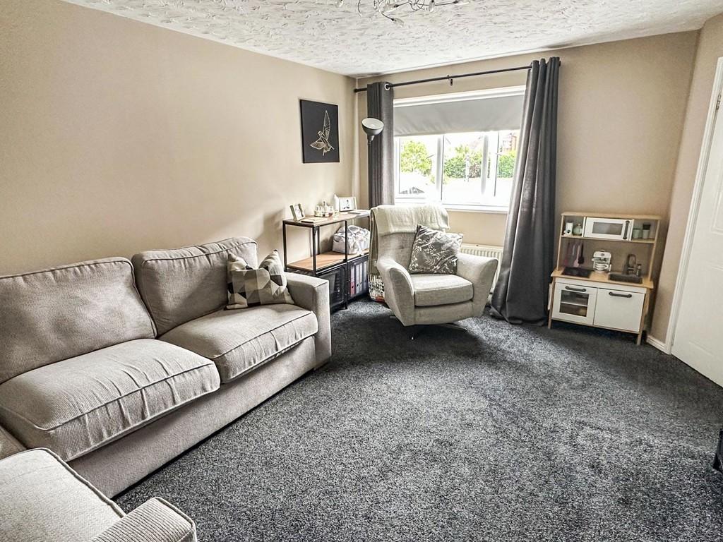 Primrose Drive, Burton-on-Trent DE14 3 bed end of terrace house for ...