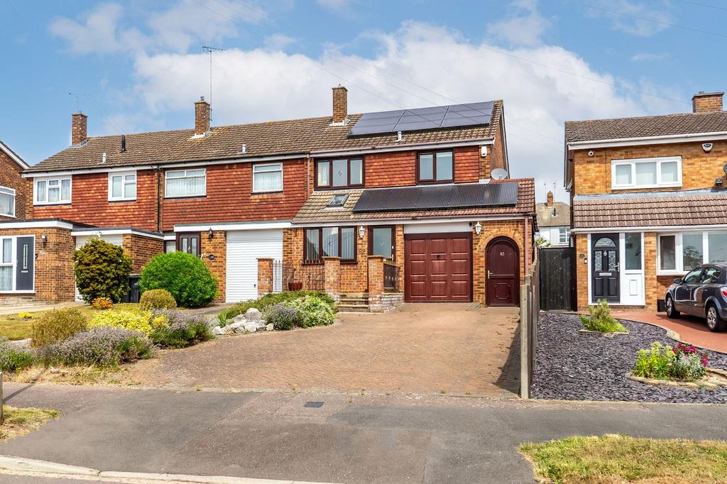 High Beech Road, Luton 3 bed semi-detached house - £350,000
