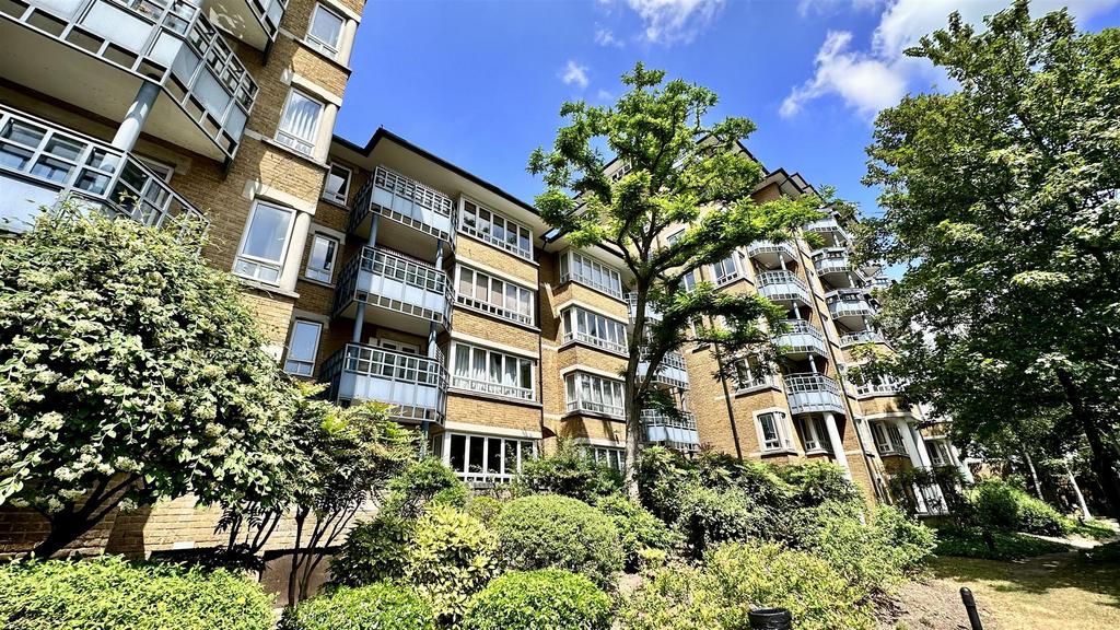 Admiral Walk, London W9 3 bed apartment to rent - £4,200 pcm (£969 pw)