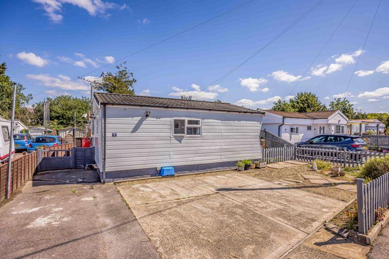 Nutbourne Park, Chichester 2 bed property - £155,000
