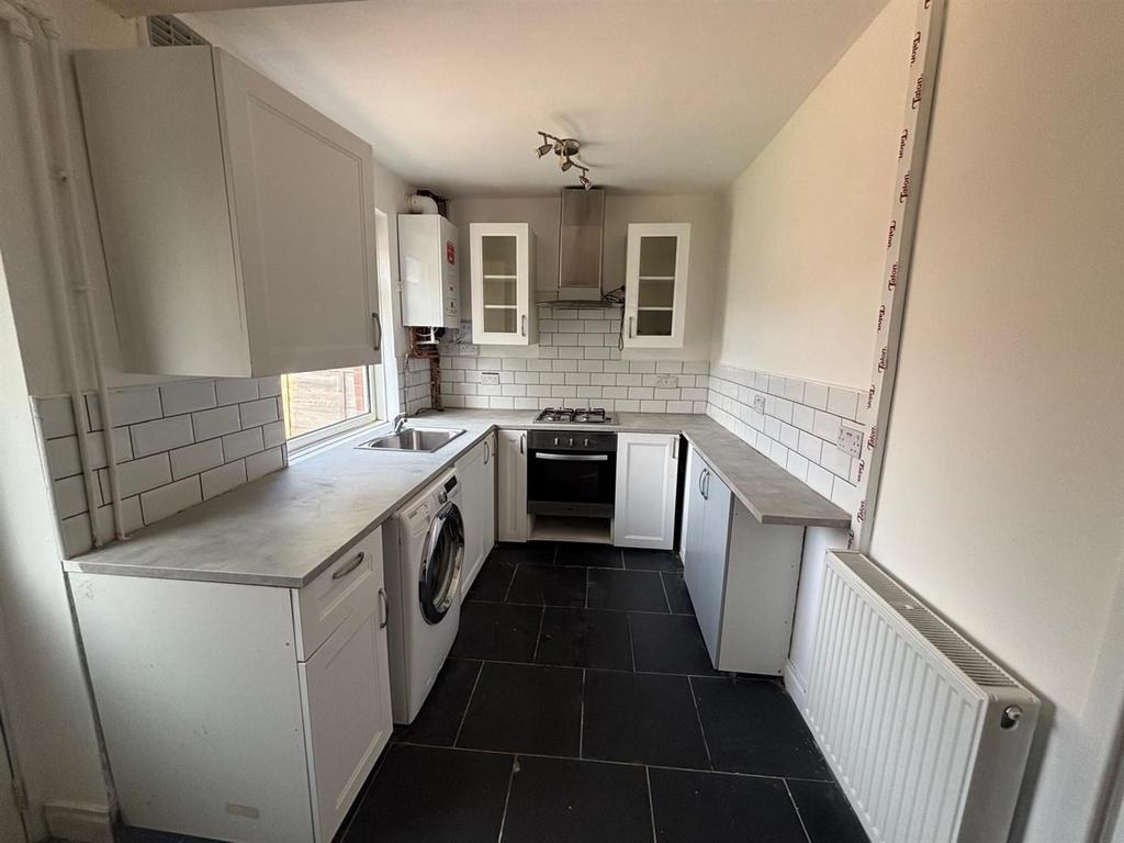 Palethorpe Road, Tipton 2 bed house - £1,100 pcm (£254 pw)