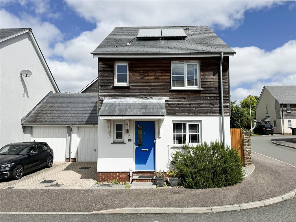 Castle Mill, Barnstaple EX32 3 bed detached house - £290,000