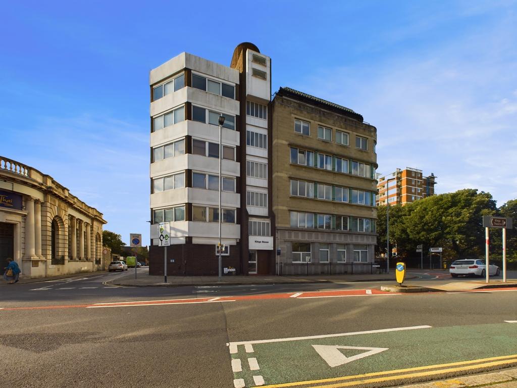 Southsea PO5 2 bed apartment - £1,100 pcm (£254 pw)