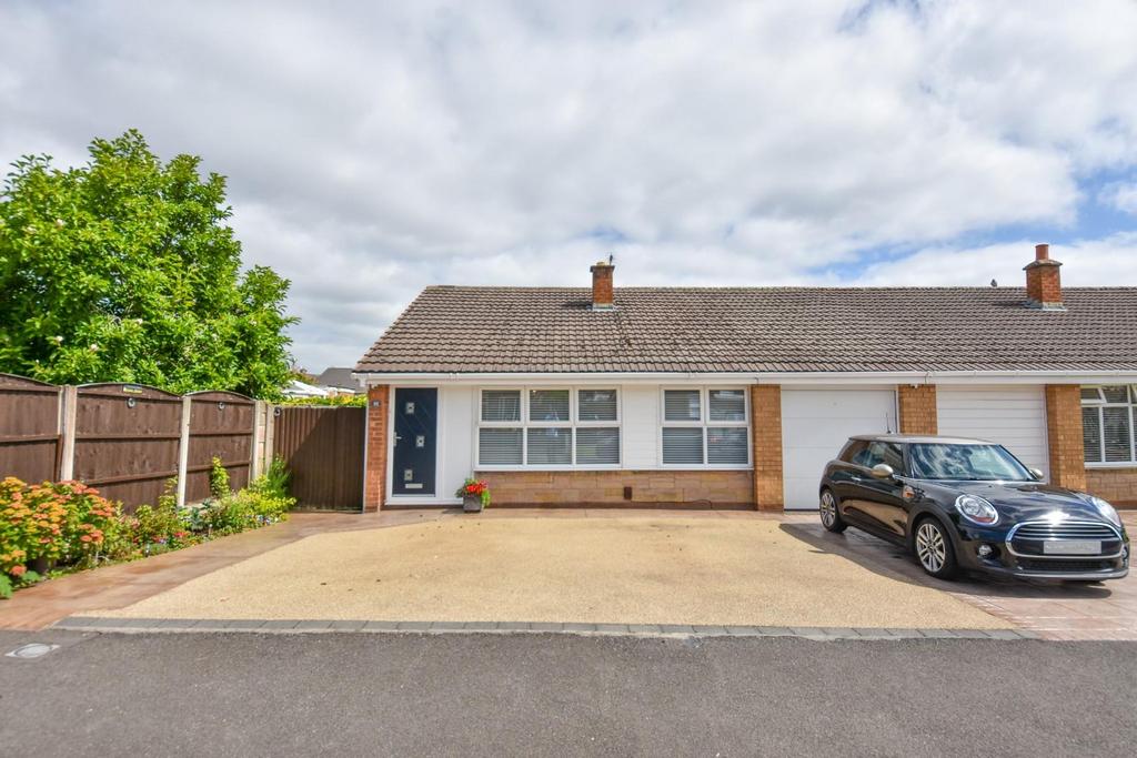 Cranfield Road, Marus Bridge, Wigan... 2 bed semi-detached bungalow - £ ...