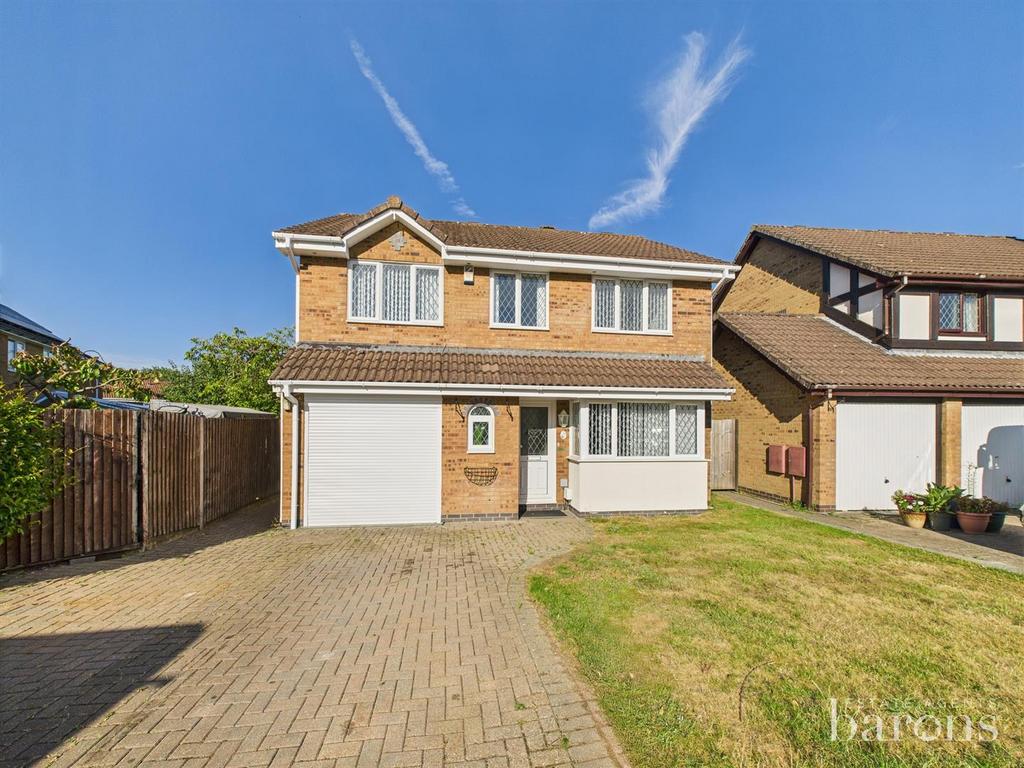The Cornfields, Basingstoke RG22 4 bed detached house - £560,000