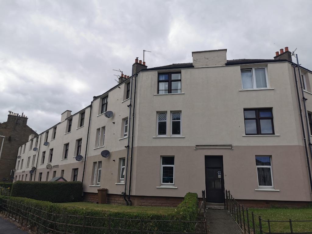 Wedderburn Street, Coldside, Dundee, DD3 2 bed flat - £595 pcm (£137 pw)