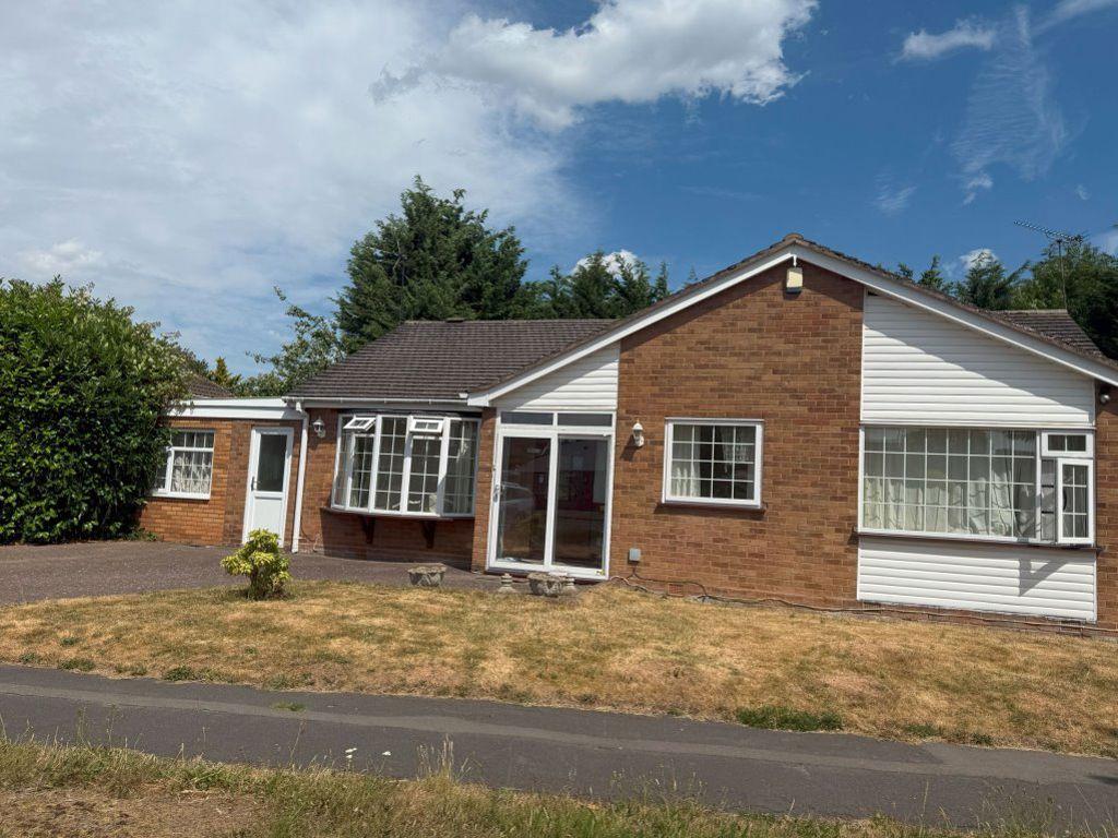 ALDRIN WAY, CANNON PARK, COVENTRY CV4... 5 bed bungalow - £2,250 pcm (£ ...