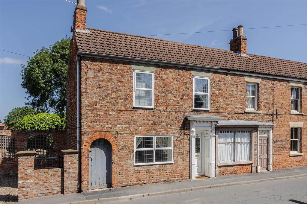 Cross Street, Crowle 3 bed semi-detached house for sale - £160,000