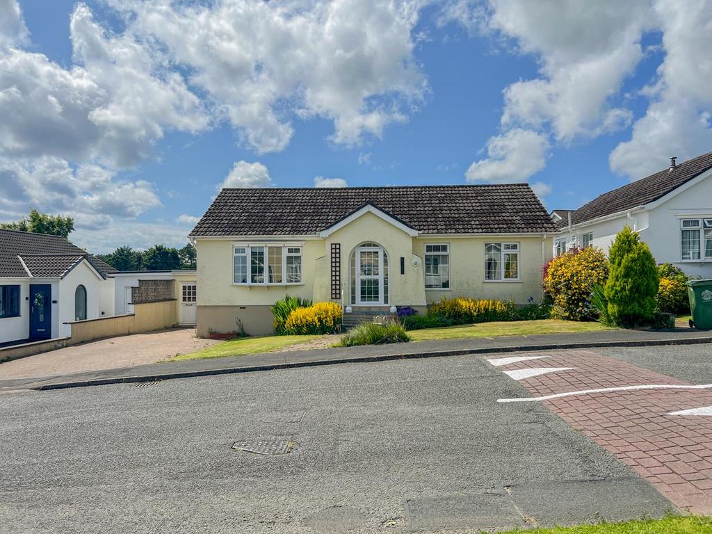 13 Harcroft Avenue, Saddlestone, Douglas 4 bed detached bungalow for ...
