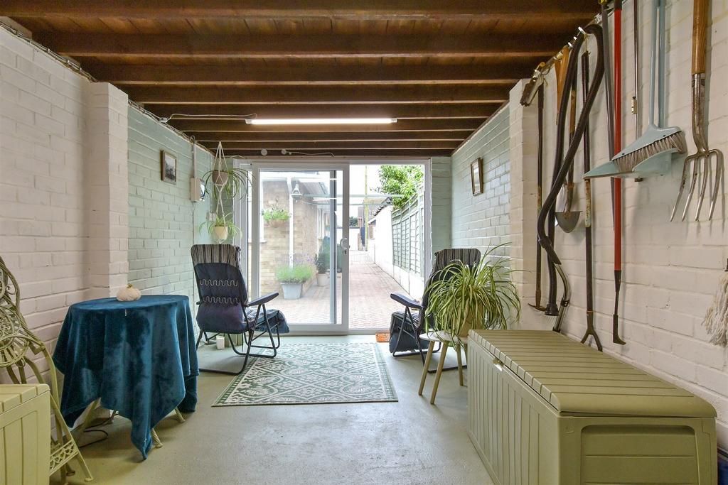 Southview Road, Peacehaven, East Sussex 3 bed semi-detached bungalow for sale - £365,000